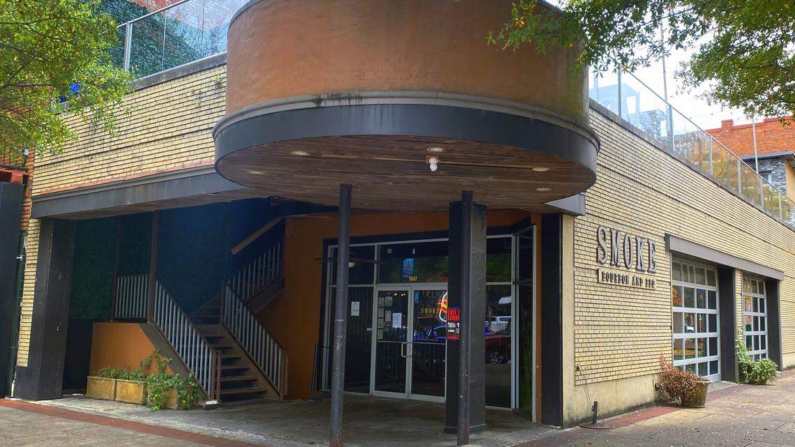 Christmas bar opens in ex-Smoke Bourbon & BBQ in Columbus GA | Columbus Ledger-Enquirer