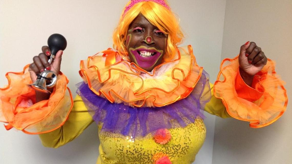 Davis brings joy, smiles to faces through eyes of a Christian clown ...